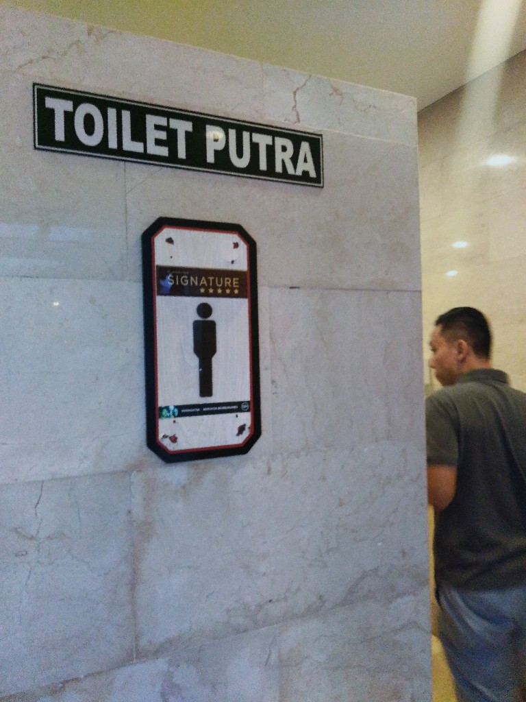 Kata perempuan dan wanita masih berlaku. Pengampanye kata perempuan ...